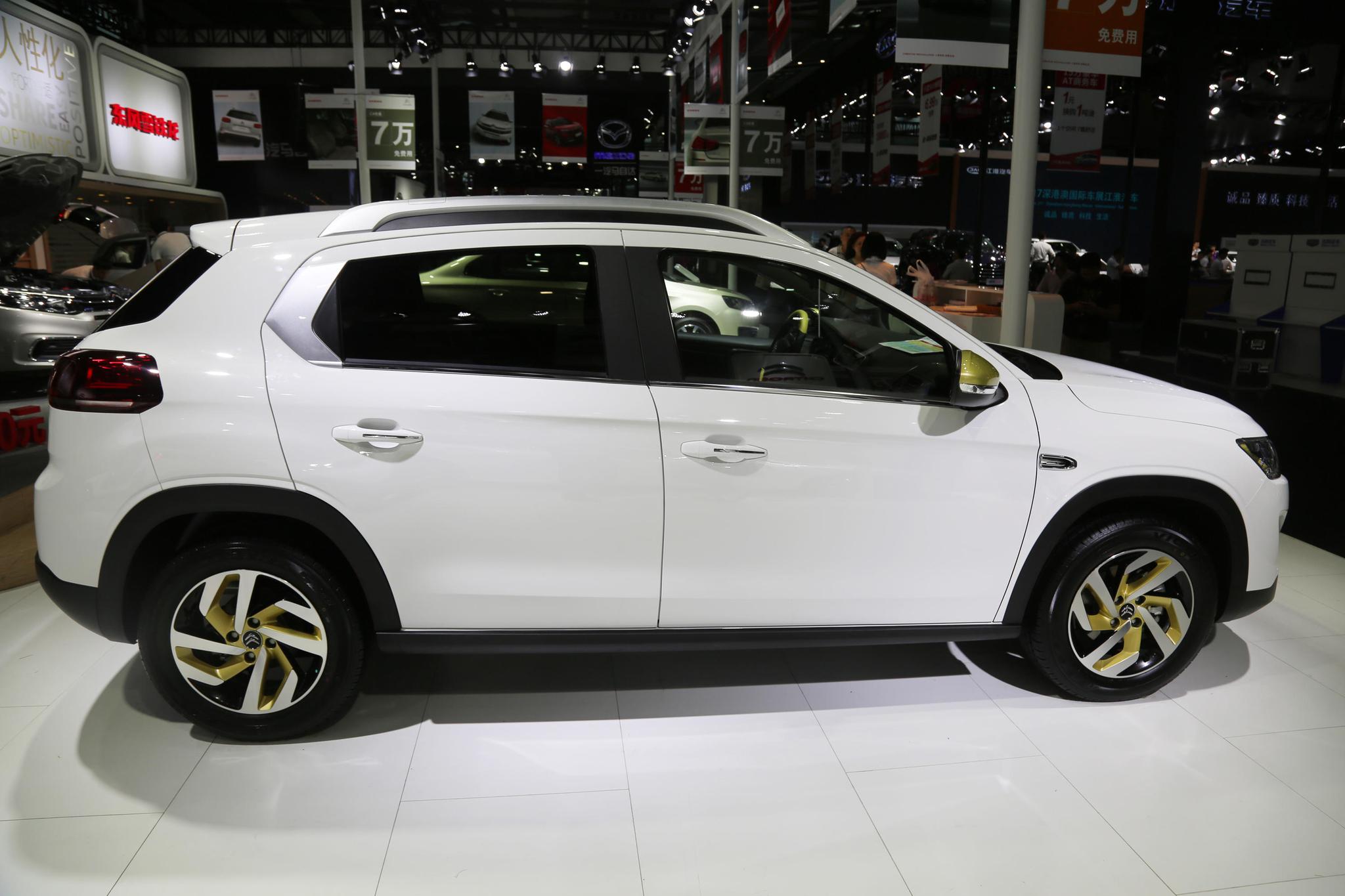 东风雪铁龙C3-XR，15万级别城市SUV，车展实拍！