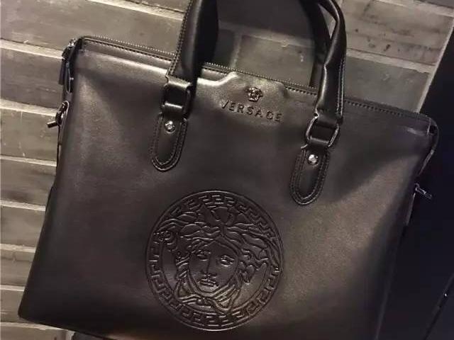 公文包界的一股清流,明星都钟爱范思哲Versace包包|公文包|包包|明星_新浪新闻