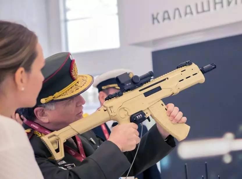 第一把消声突击步枪AMB17，消声超MP7使用机枪弹