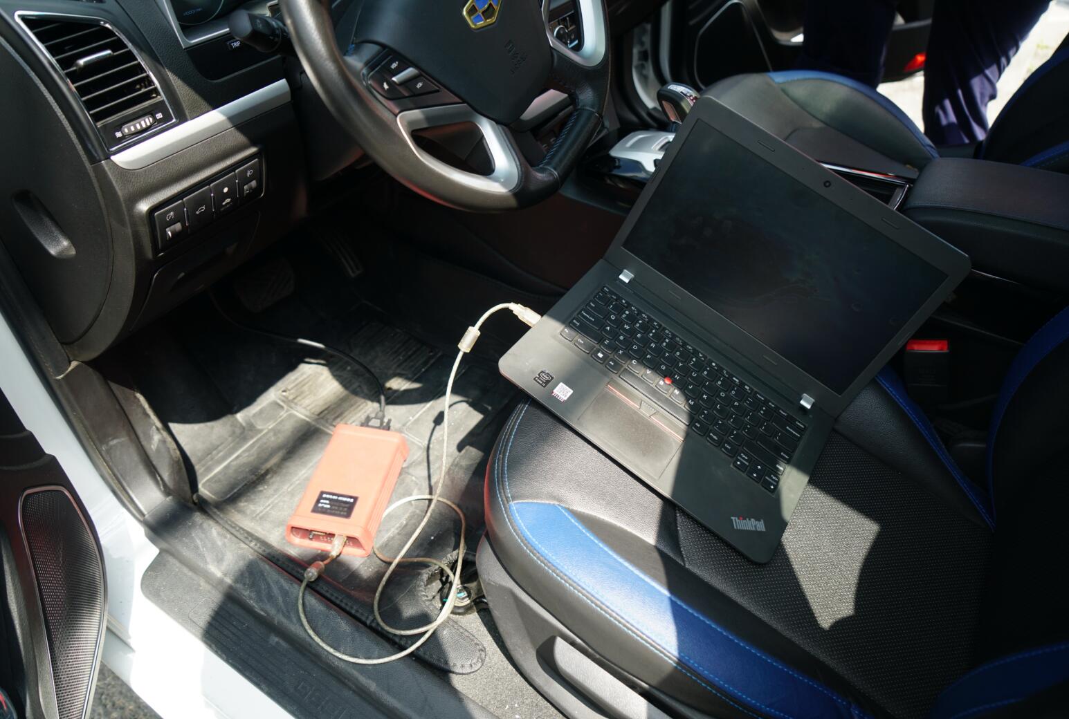 宋楠：解析吉利帝豪EV300“动力电池水冷散热”技术-新浪汽车