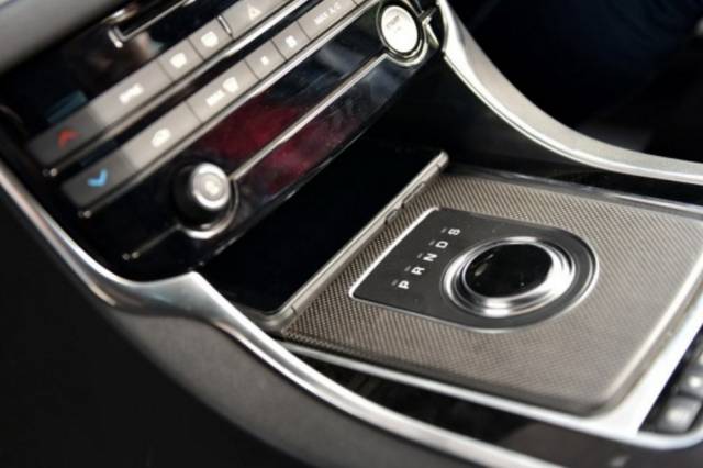 怎么办？奔驰宝马拿这车一点办法都没有-手机新浪汽车