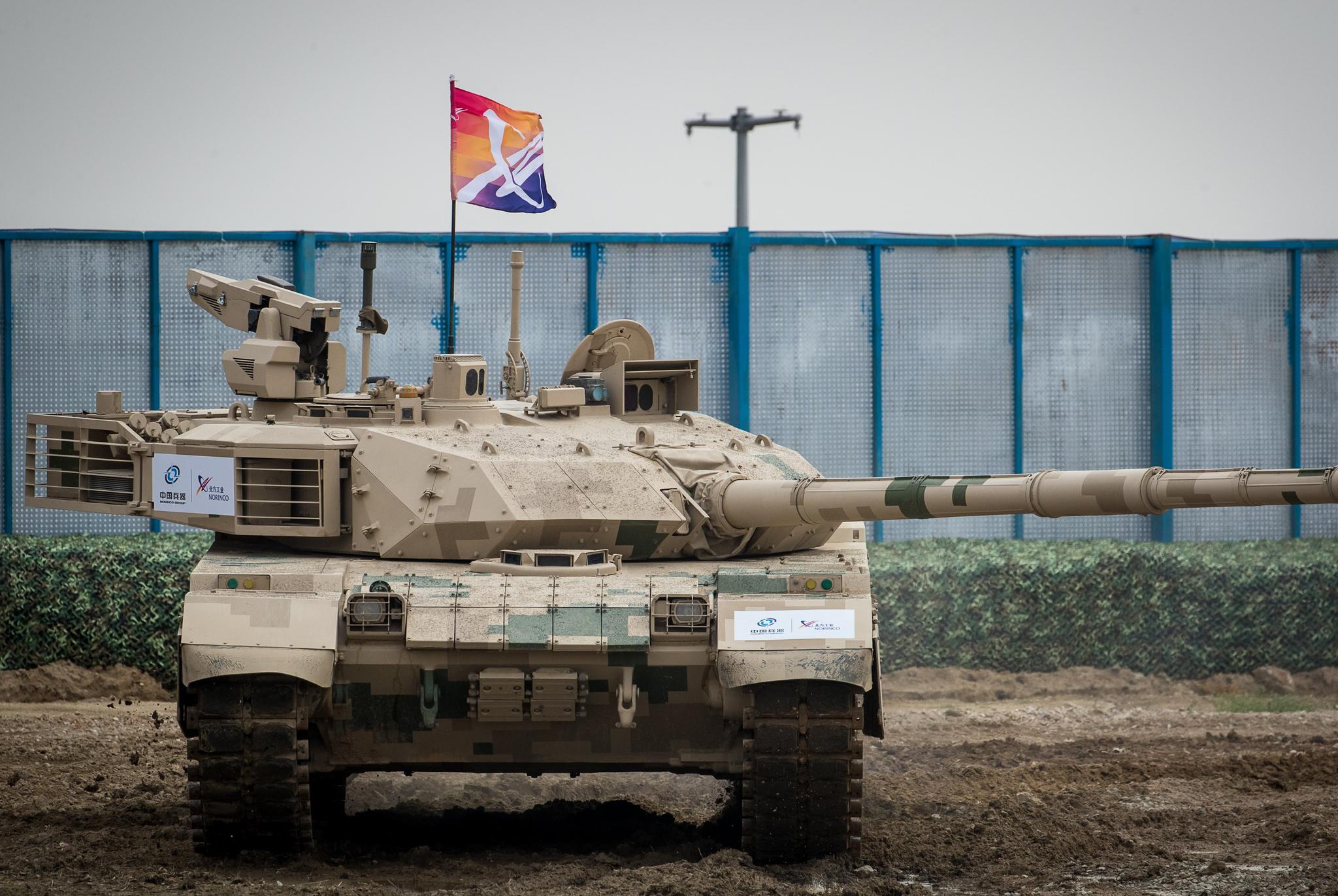 中国VT4型主战坦克，创出口单价新高，外国订单不断
