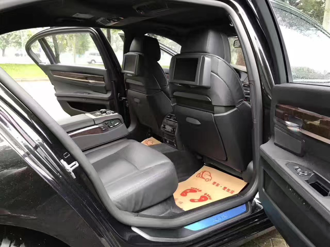 三十万买下宝马760，希望靠这台车找个女朋友！-新浪汽车