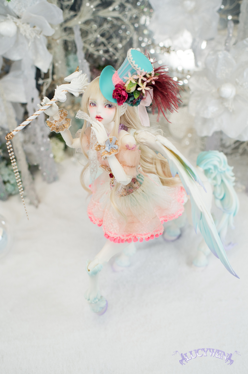 bjd娃娃:美少女摇身变成独角兽,小脸红扑扑的惹人爱