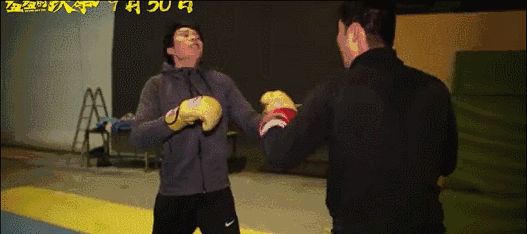 看人真准gif,常远看人真准gif - 伤感说说吧