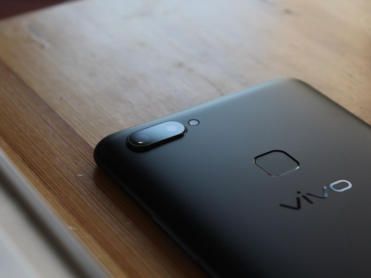 更大更好用的全面屏手机 vivo X20 Plus开箱图赏