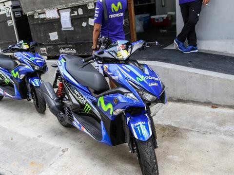 2017款雅马哈NVX 155/Aerox 155 Movistar踏板摩托车实车分享-新浪汽车
