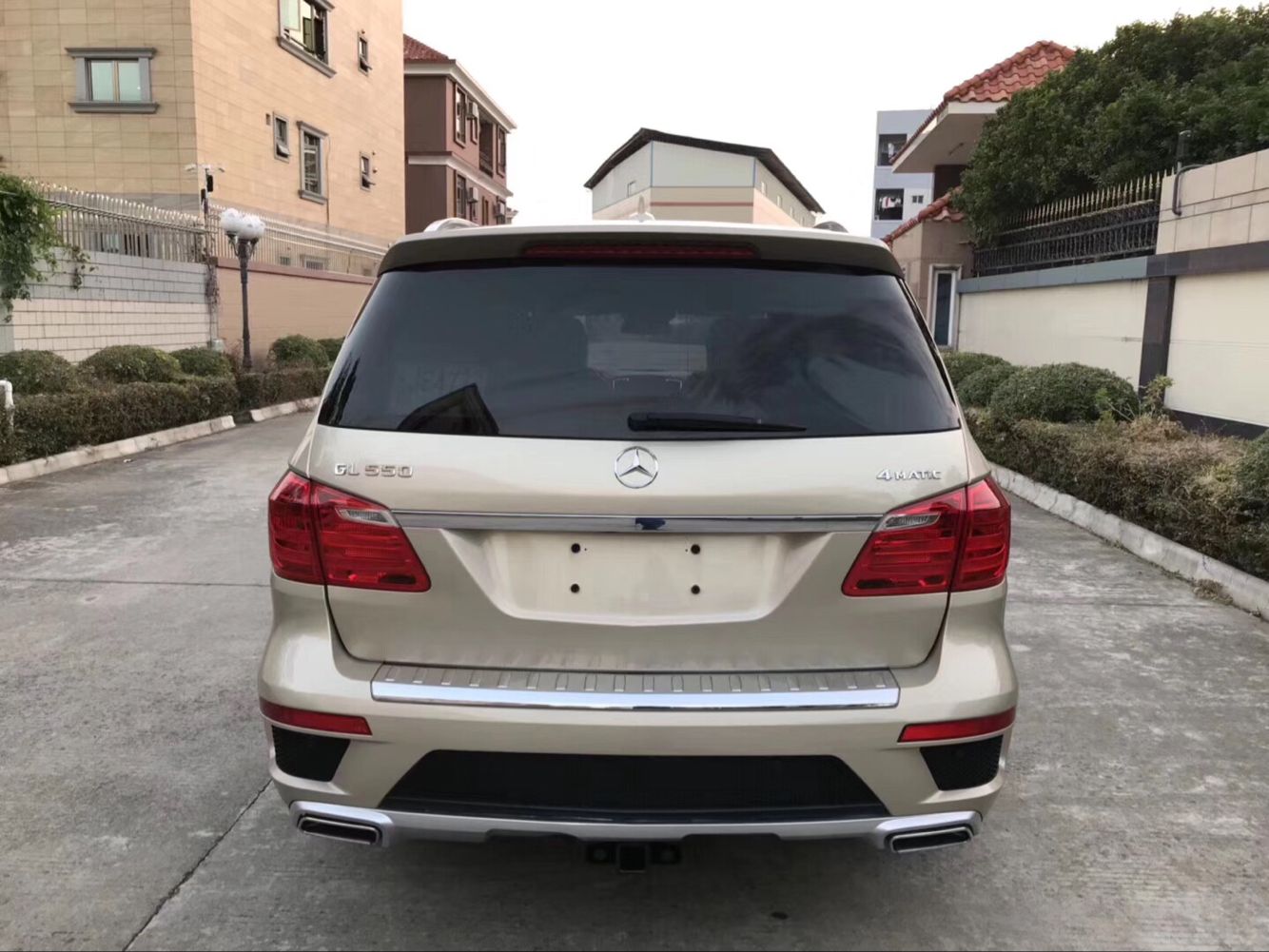 15年奔驰GL550, 40多万出售-新浪汽车