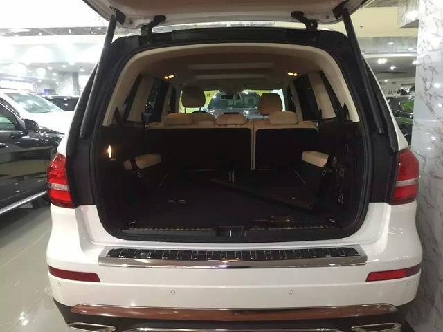近身感观奔驰GLS，后排空间有点让人不满-新浪汽车