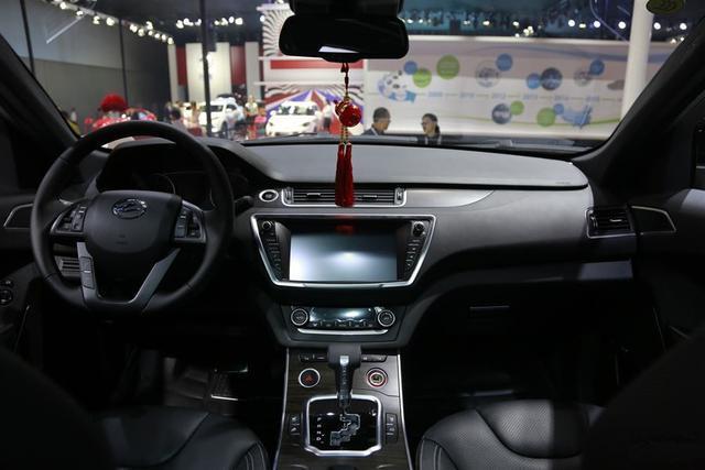 还买众泰SR9？这车比揽胜极光还漂亮，配全时四驱，卖12放弃H6-新浪汽车