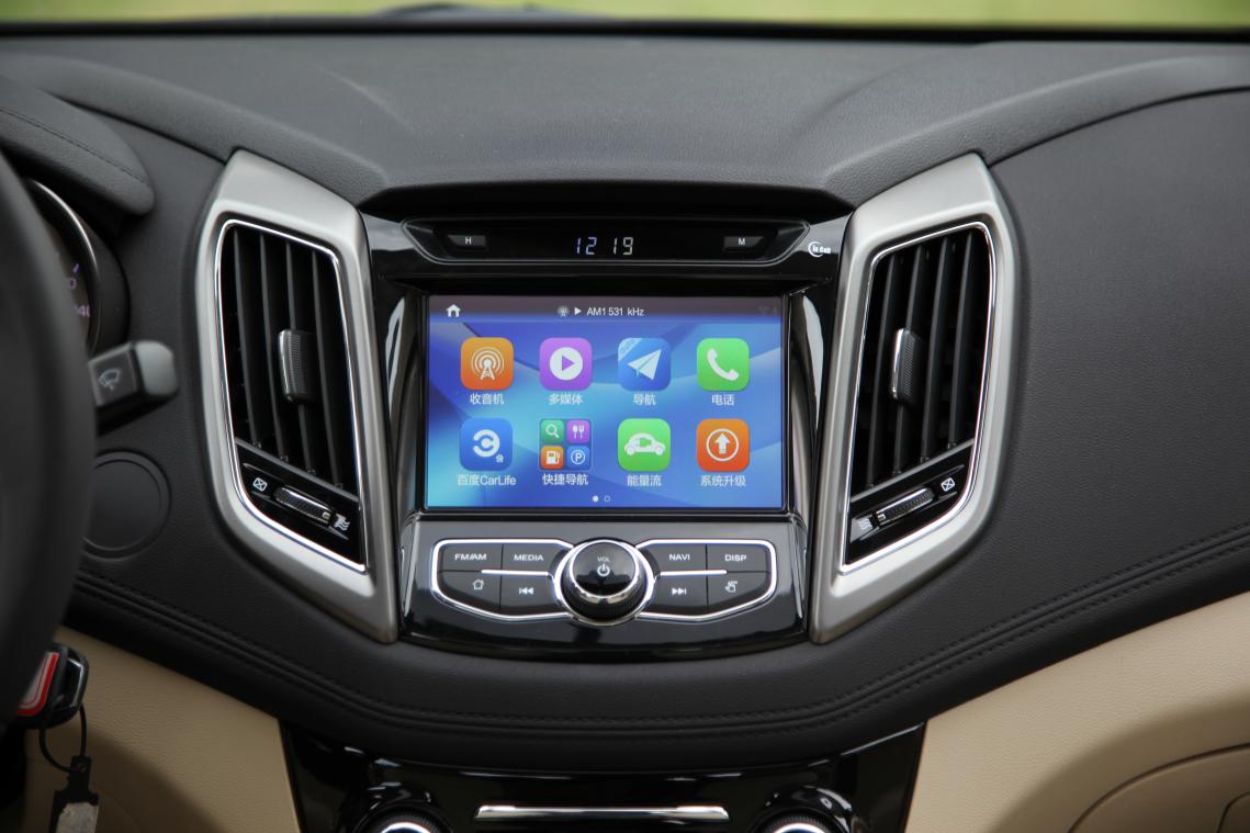 宋楠：续航300公里！长安CS15EV/逸动EV300深度试驾-新浪汽车