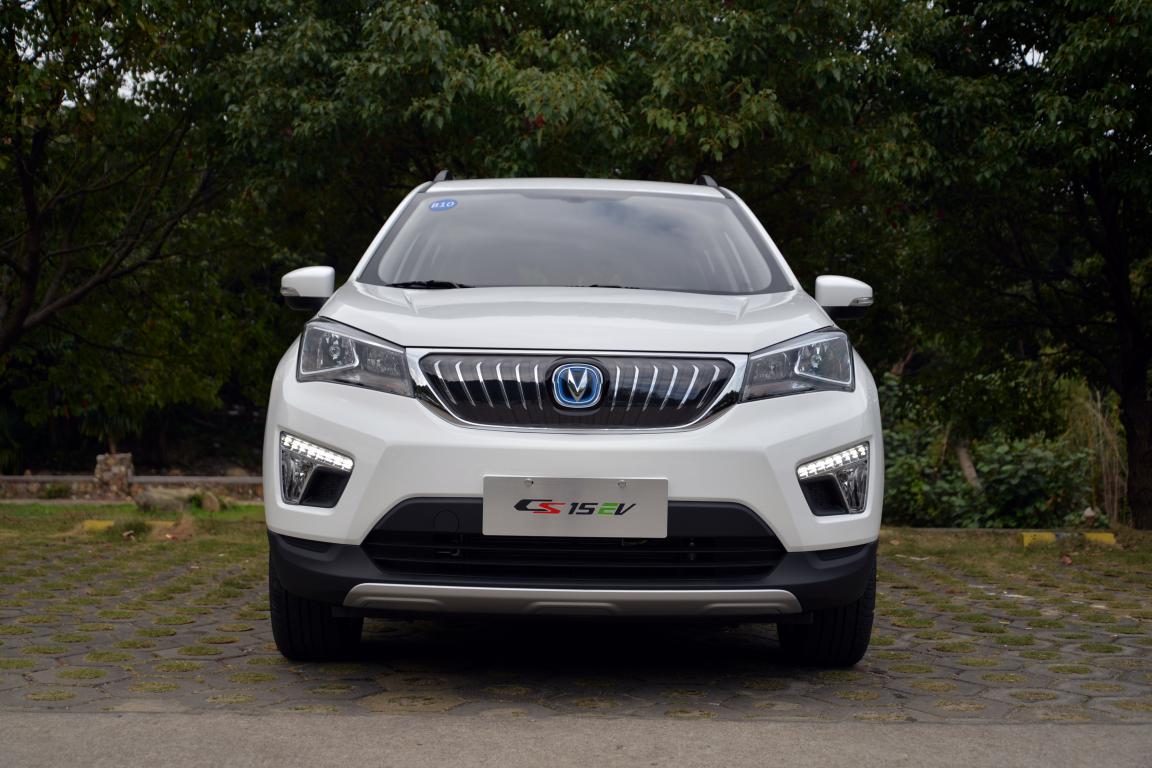 宋楠：续航300公里！长安CS15EV/逸动EV300深度试驾-新浪汽车