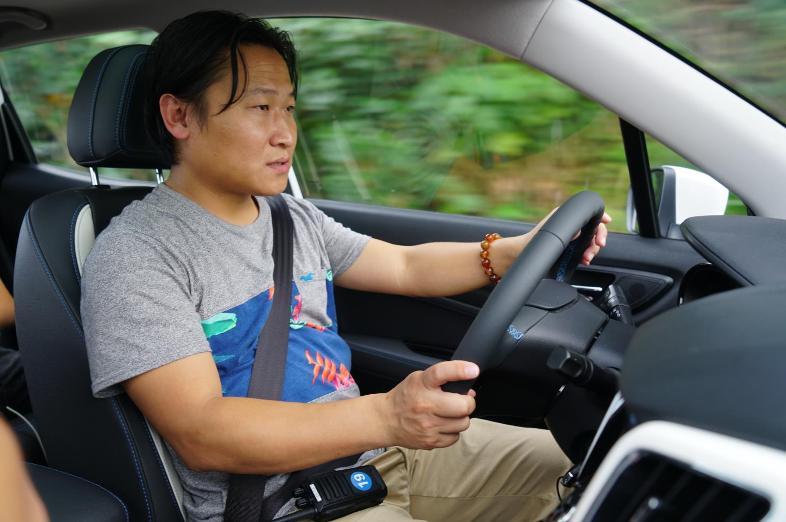 宋楠：续航300公里！长安CS15EV/逸动EV300深度试驾-新浪汽车