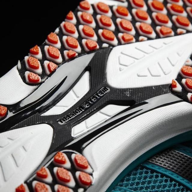 对于篮球鞋来说，抗扭转PK抗缓震哪个更重要呢？