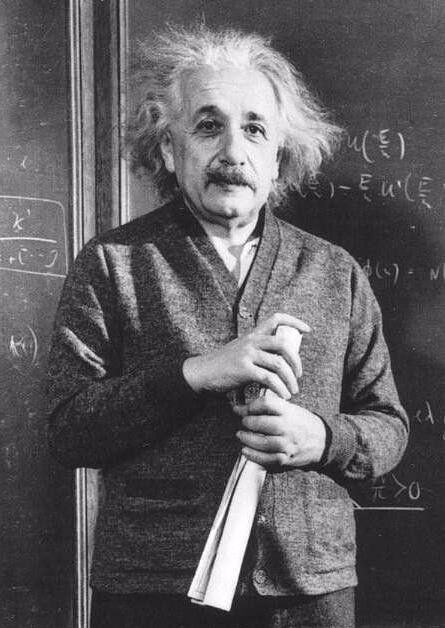 爱因斯坦的罕见老照片，为何他从来不穿袜子，最后一张让人爆笑|爱因斯坦|袜子|爆笑_新浪新闻