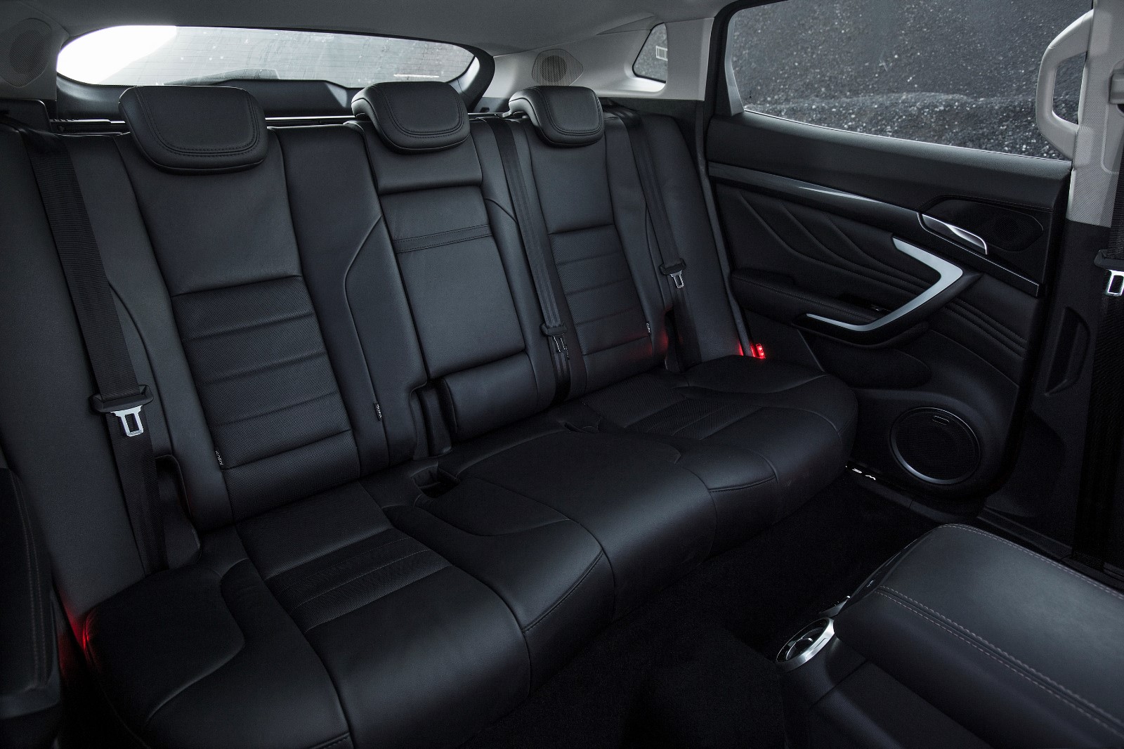 从城市到火山，1400公里WEY VV7诠释豪华之道-新浪汽车