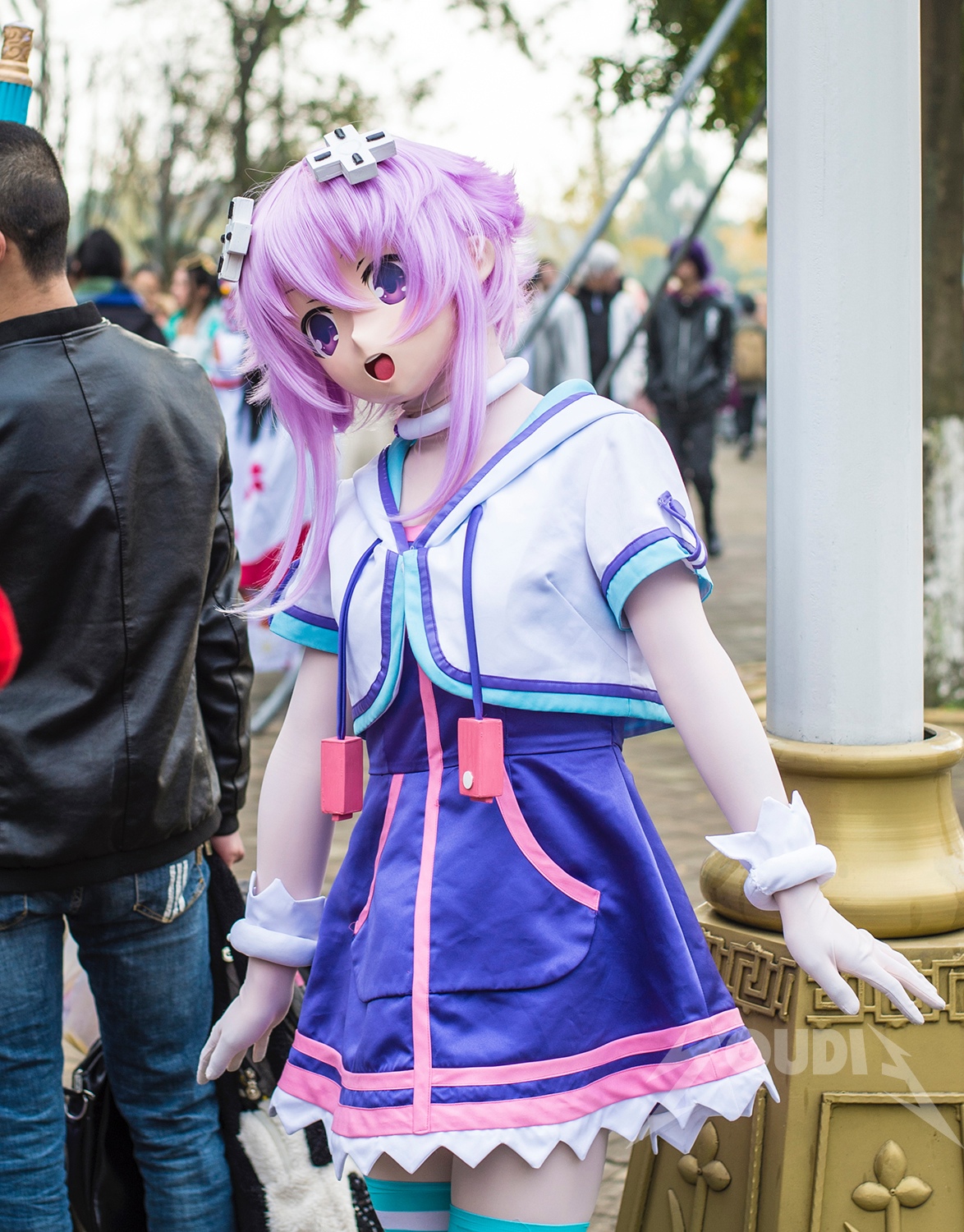 成都iComic漫展 高颜值Coser不畏严寒嗨翻现场