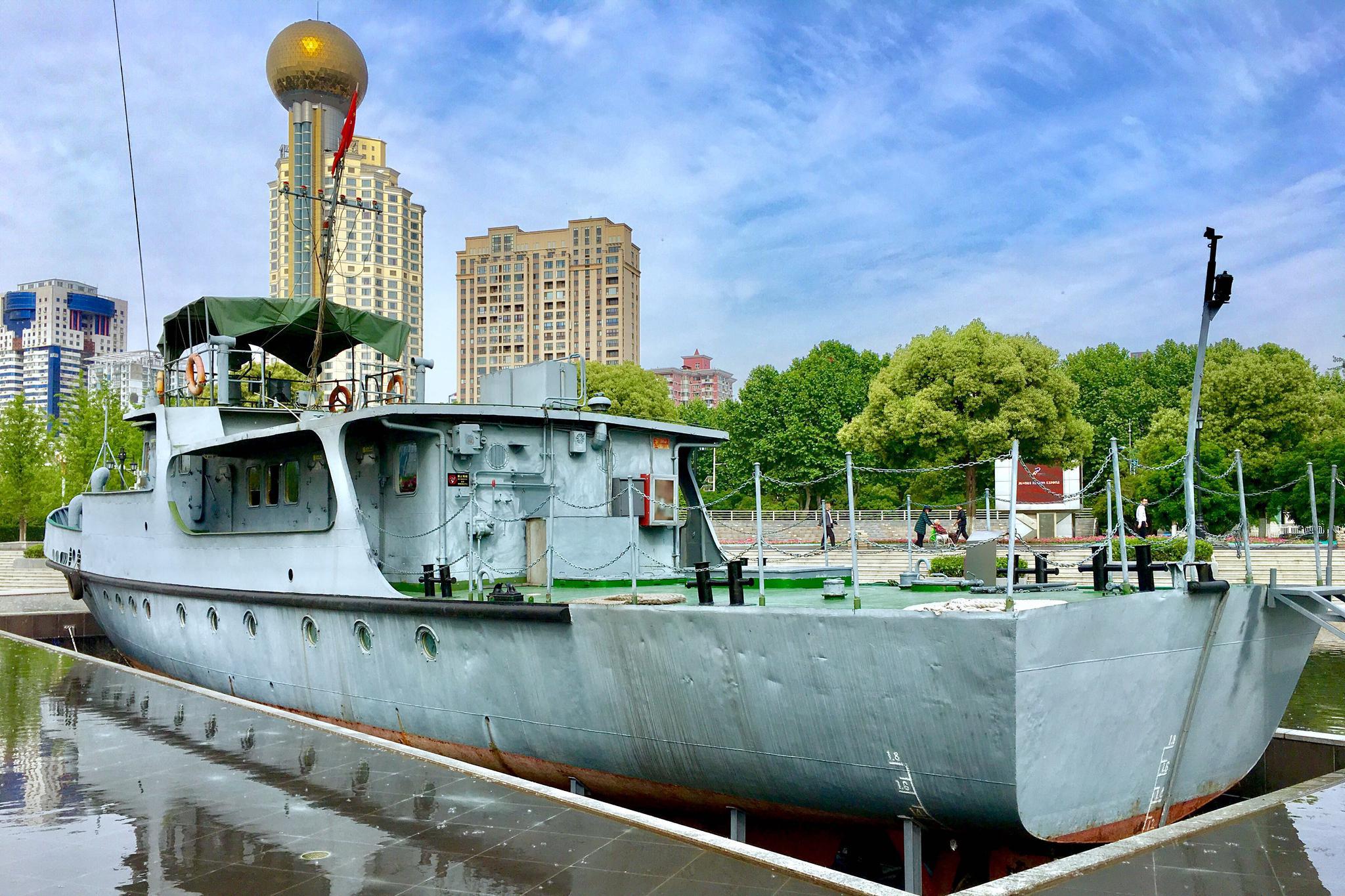 毛主席曾检阅渡江群众的66-716艇【汉口江滩】|汉口江滩|毛主席|群众_新浪新闻