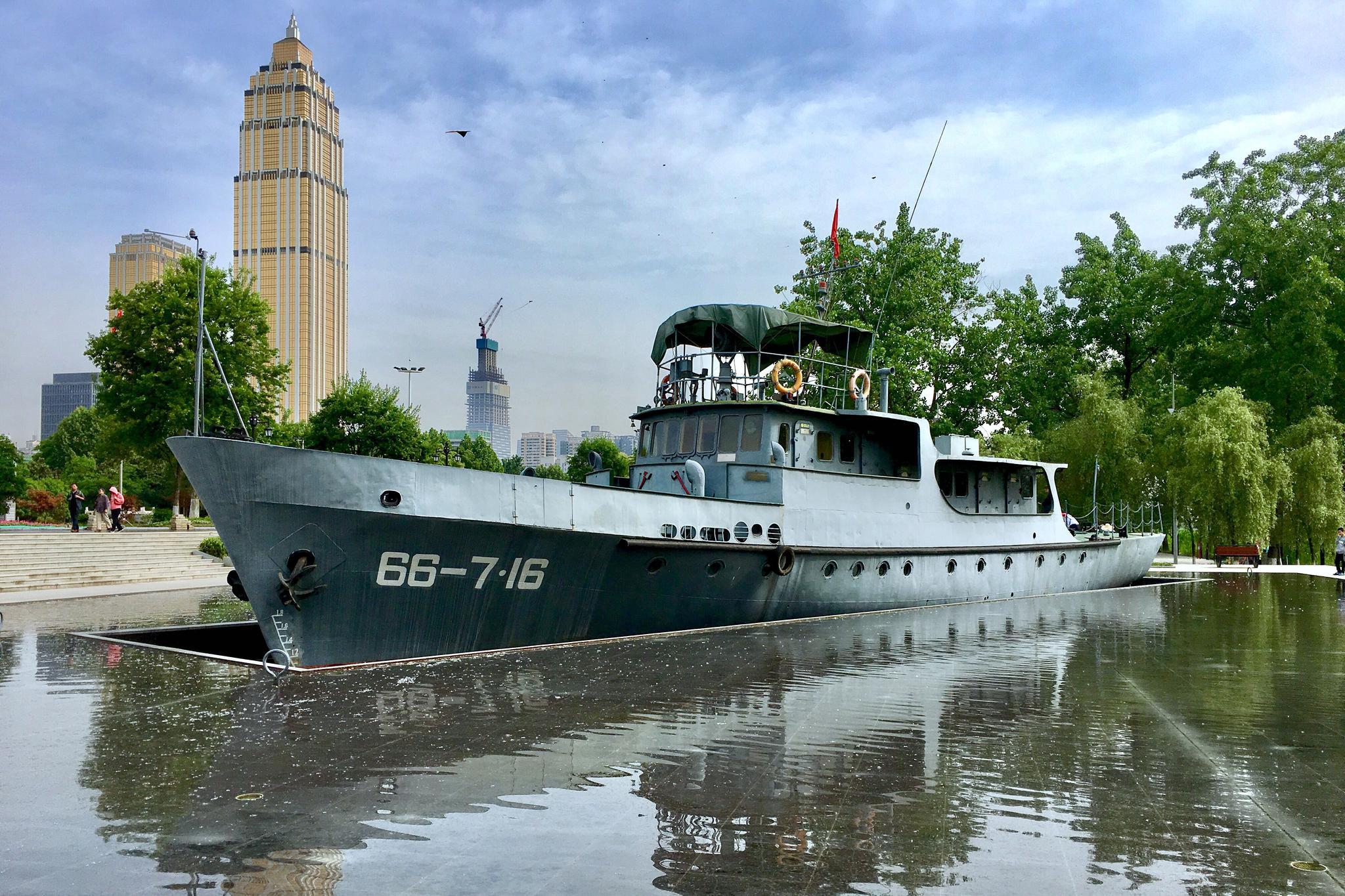 毛主席曾检阅渡江群众的66-716艇【汉口江滩】|汉口江滩|毛主席|群众_新浪新闻