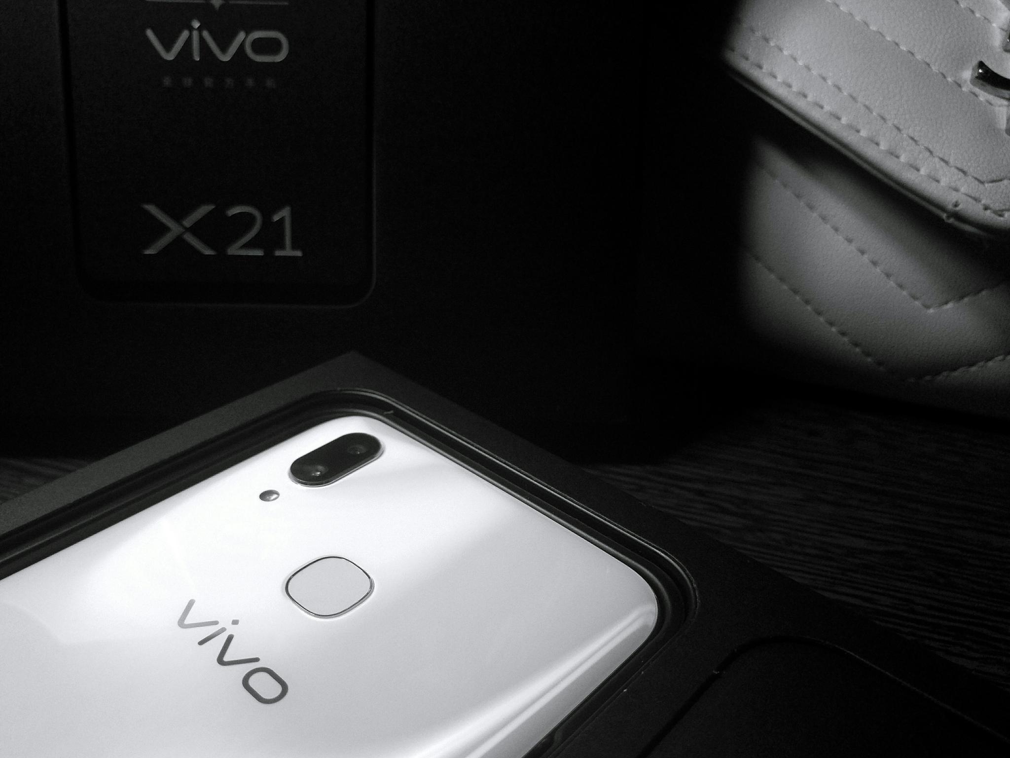 vivo X21A开箱，忍不住用Xpay5先拍了几张图赏～__财经头条