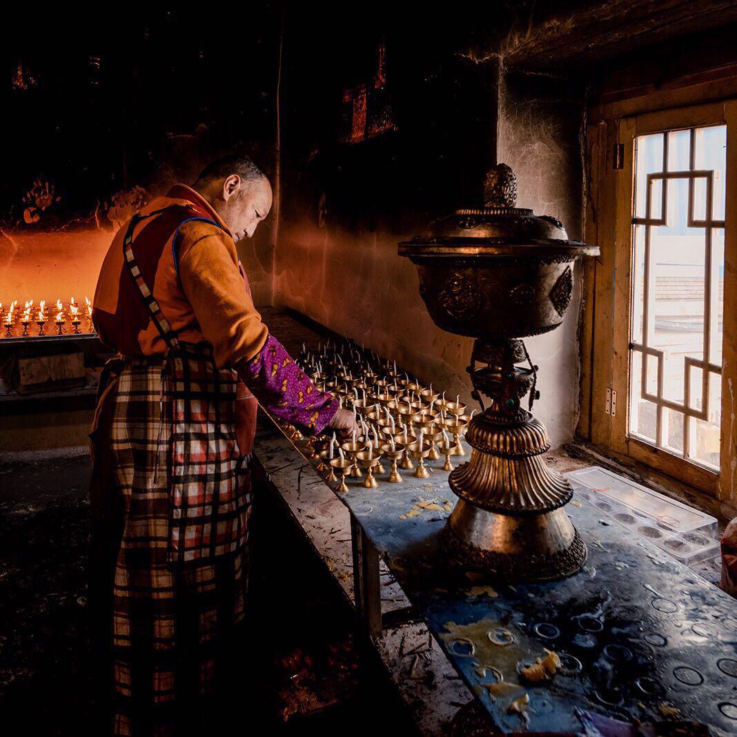 酥油灯-藏传佛教的法器|酥油灯|法器|藏传佛教_新浪新闻