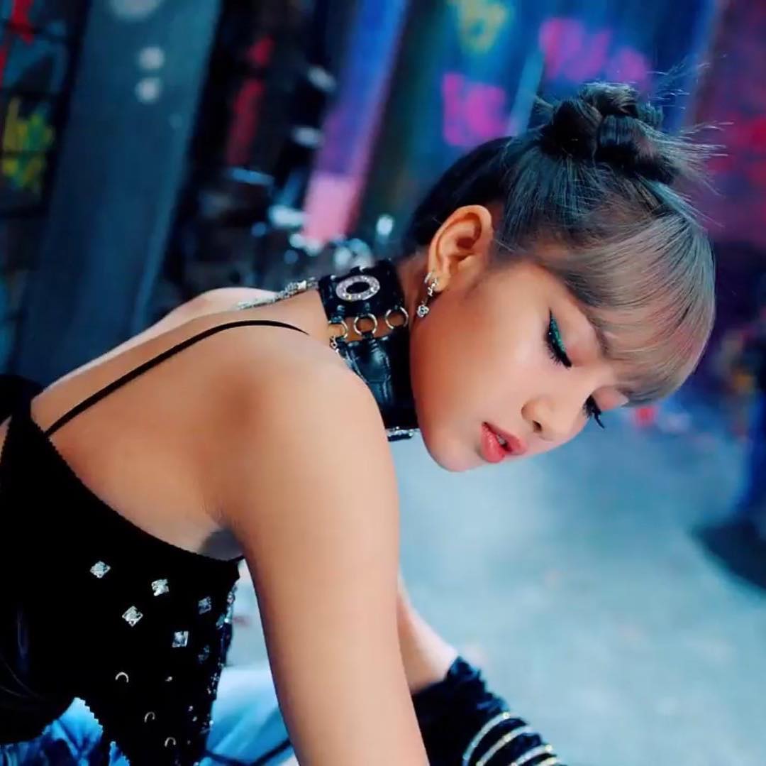 Blackpink组合Lisa太美了，女神哦！|太美|女神|组合_新浪新闻