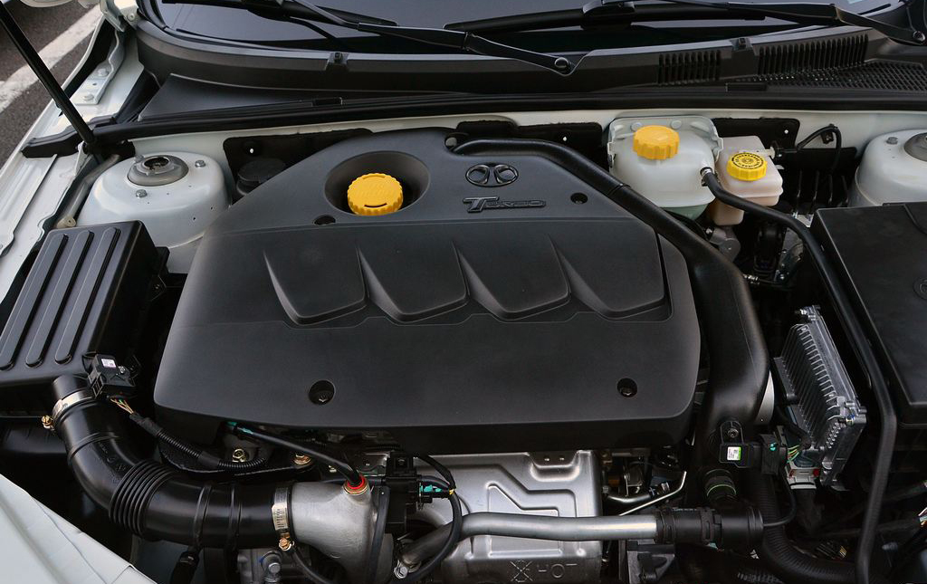 “猪鼻子”不见了，但1.8T+5AT也敢叫性能版？国产萨博又要扑街-新浪汽车