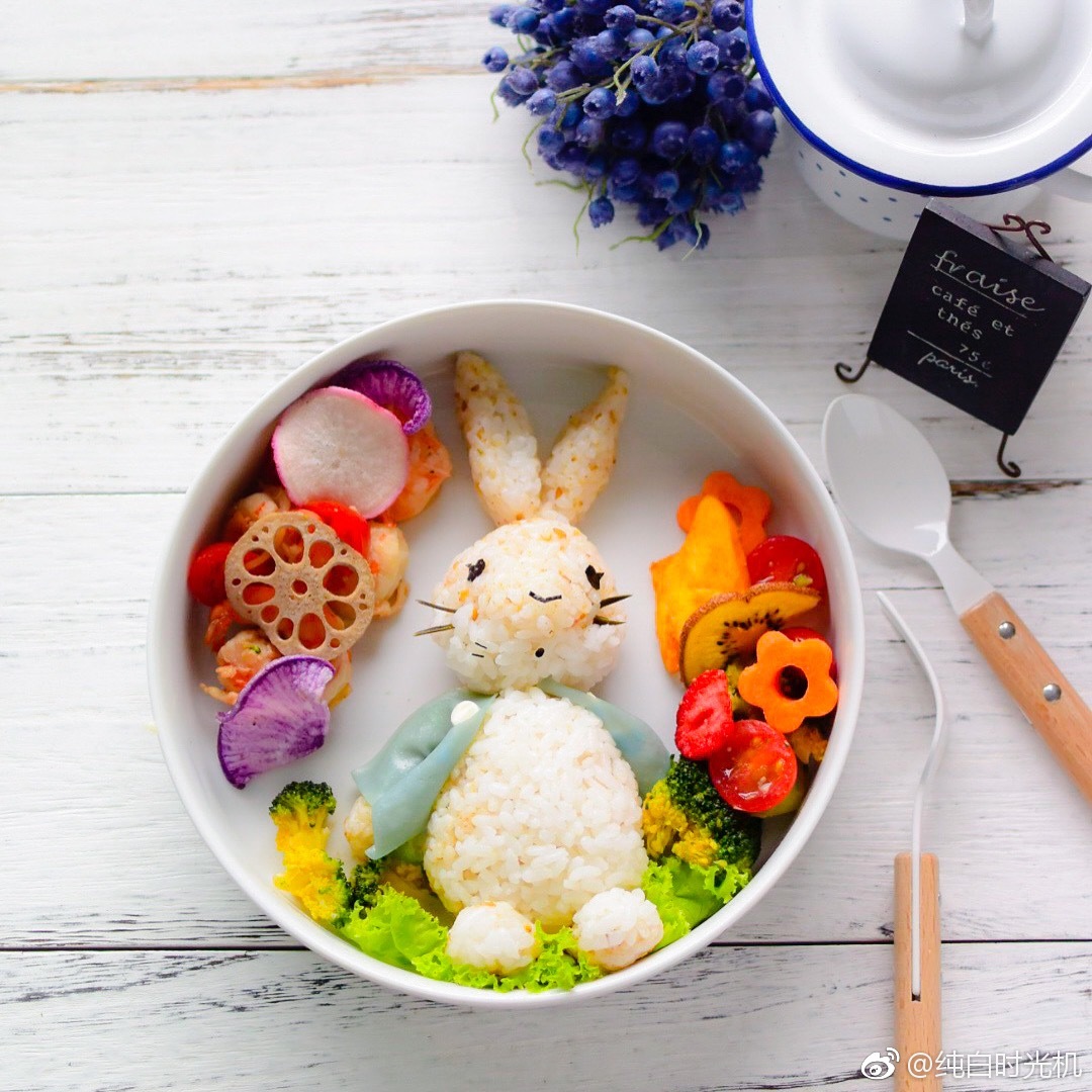 充满童真欢乐的卡通午饭🍱