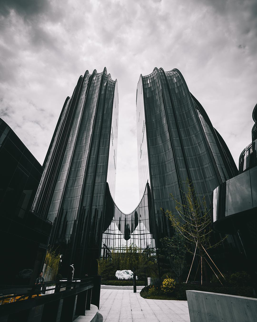 摄影师Eric Cheung1984 年出生于北京，旅居英国多年