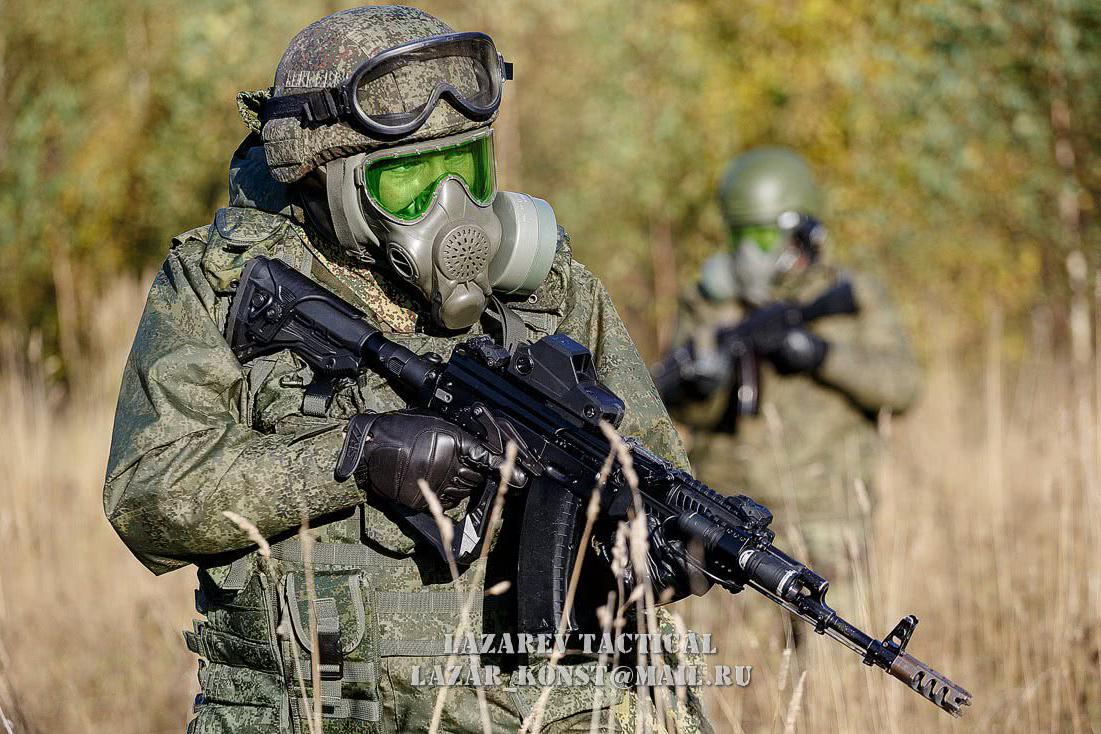 俄罗斯新型单兵装具搭配AK魔改 形似外星战士 独特设计世界领先|俄罗斯|防毒面具|单兵_新浪新闻