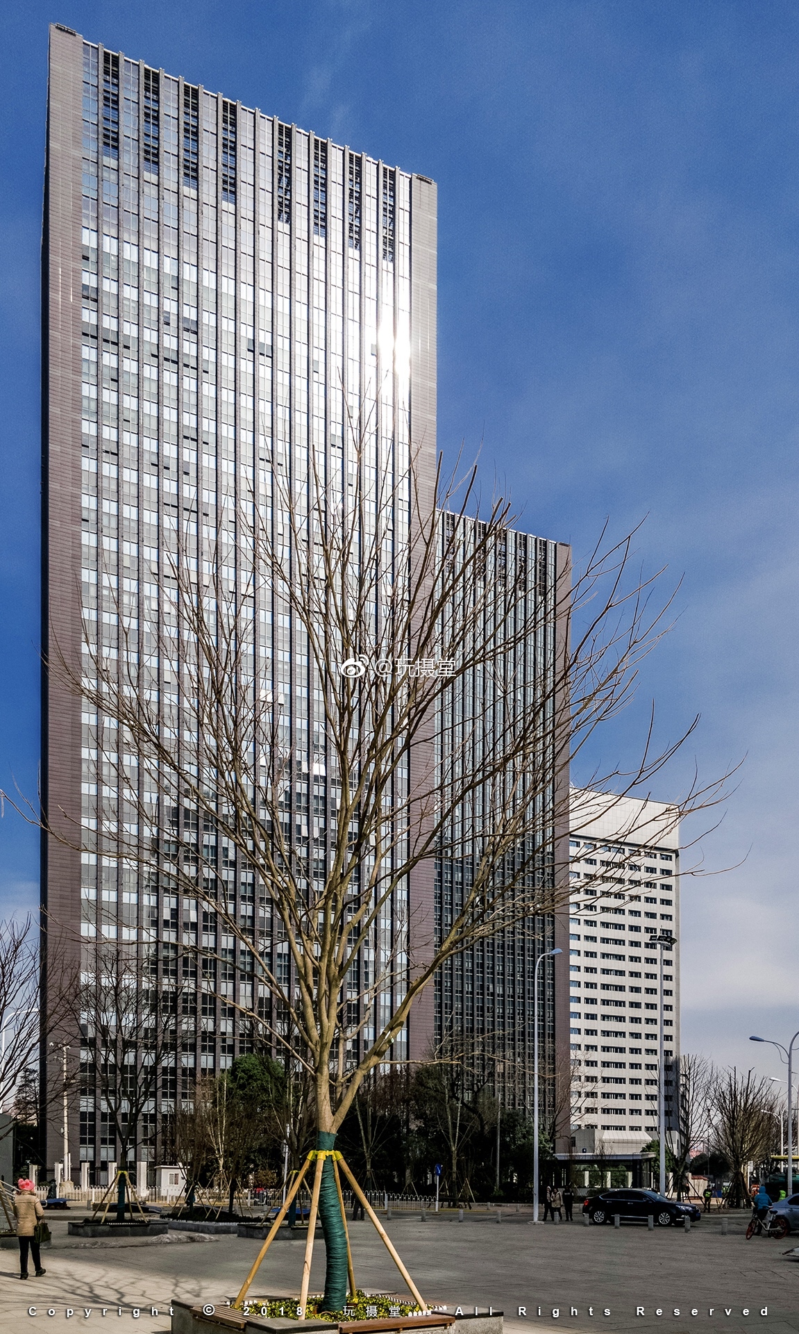 试拍一下，ps里调的5T的dng文件。感觉不错