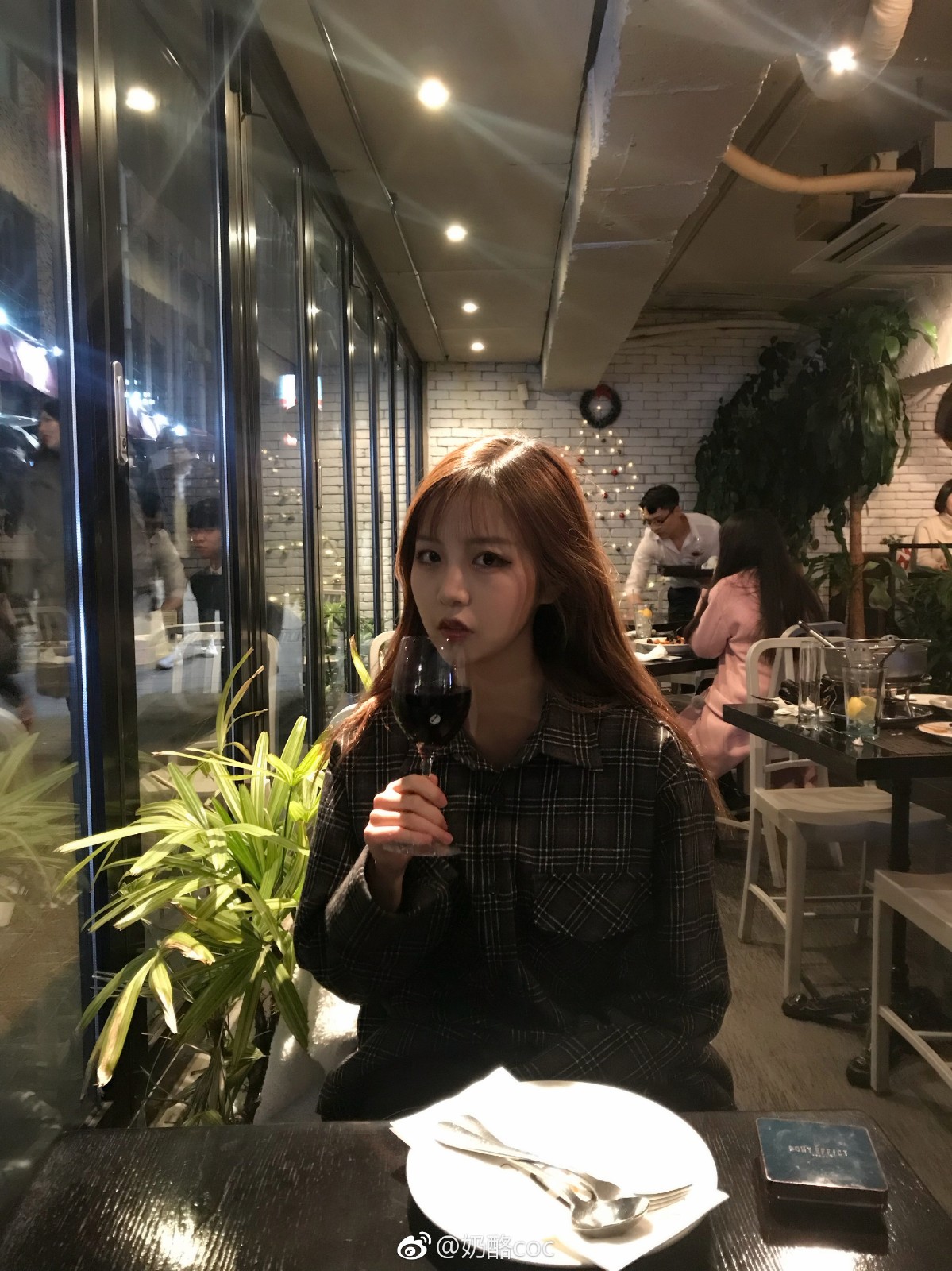 校花日记 奶酪coc 96年 就读于韩国外国语大学 身高165cm