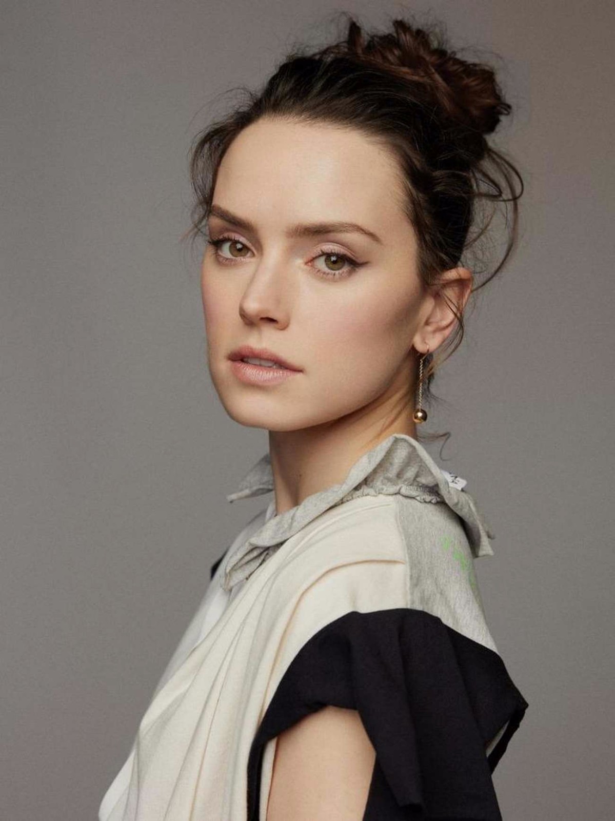 Daisy Ridley最新中国版《Grazia》杂志写真|杂志|中国版|写真_新浪新闻