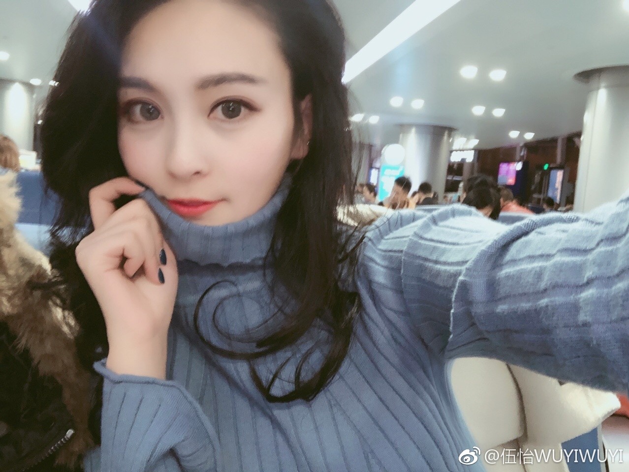 校花日记 伍怡 来自四川大学 身高172 体重48kg 美腿特别特别长