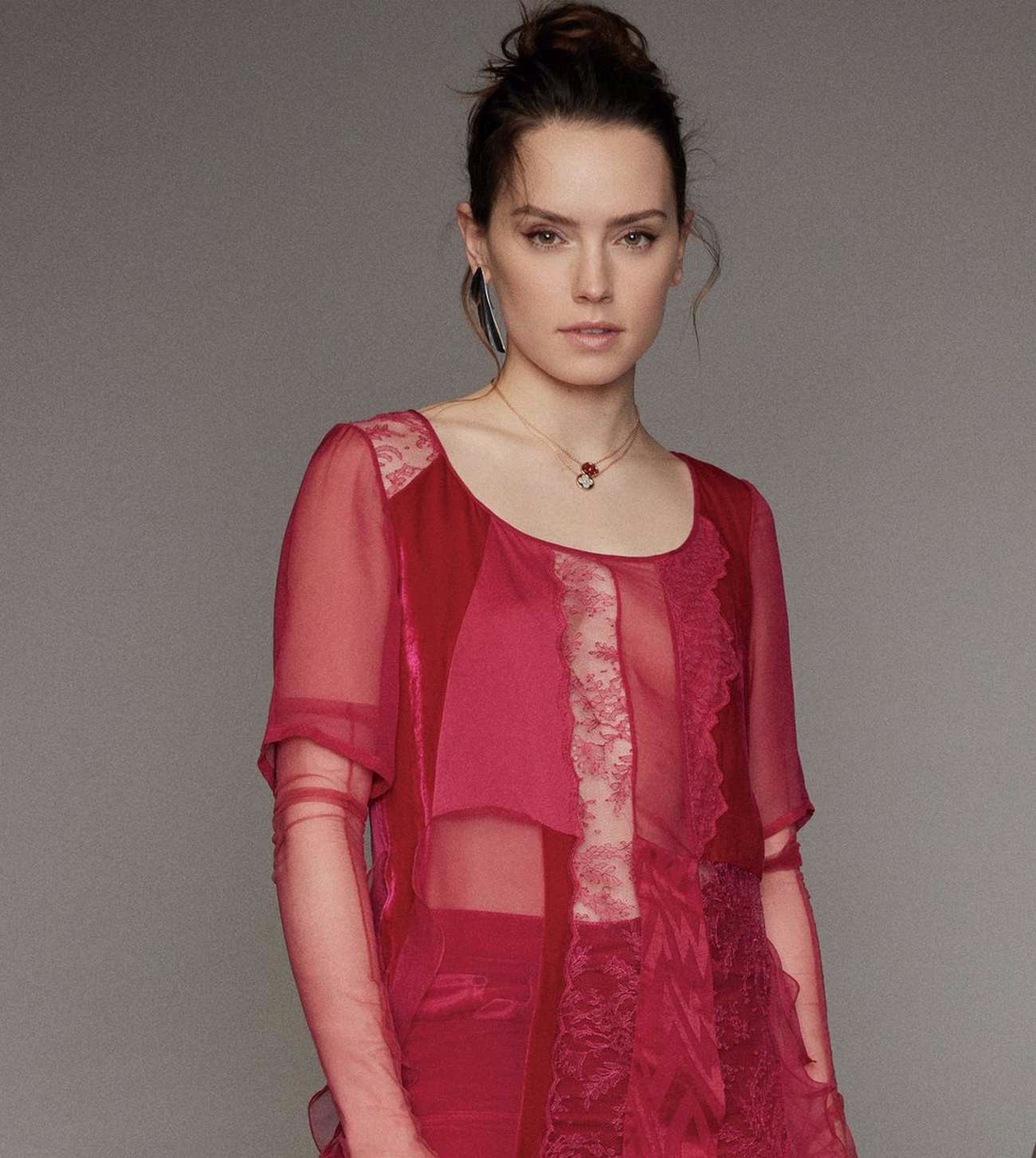 Daisy Ridley最新中国版《Grazia》杂志写真|杂志|中国版|写真_新浪新闻