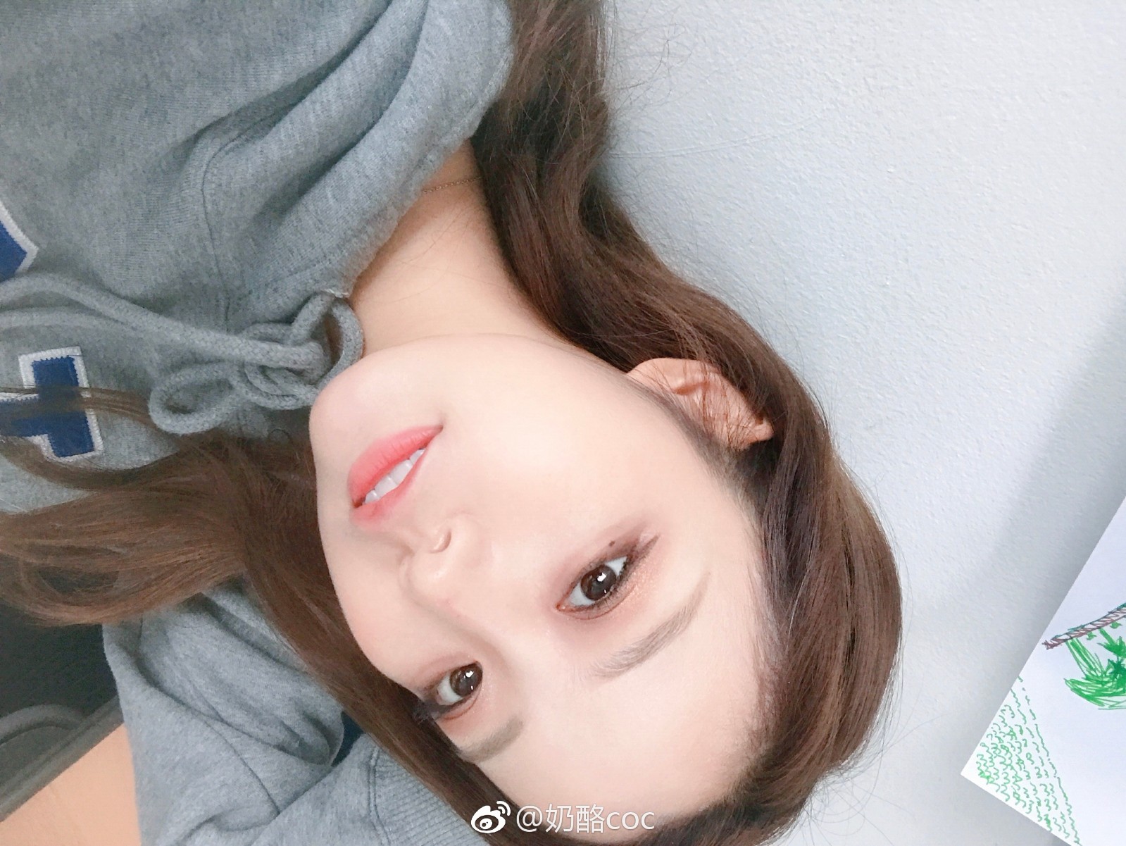 校花日记 奶酪coc 96年 就读于韩国外国语大学 身高165cm