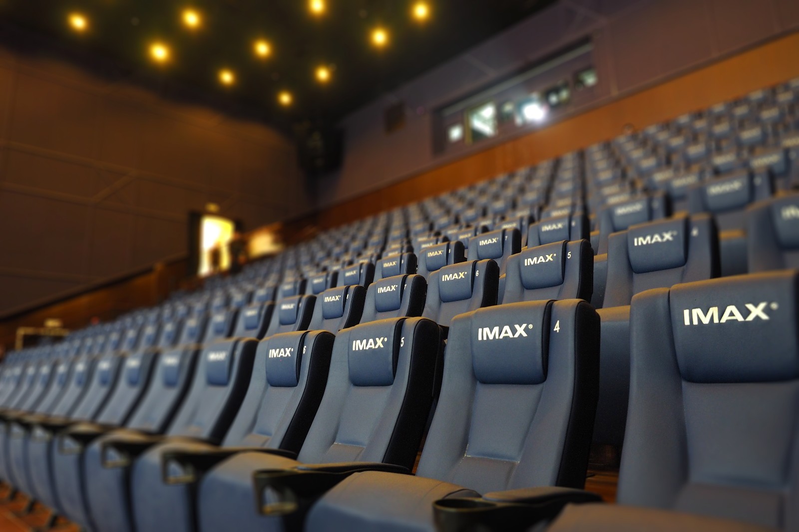 IMAX开年加大戏 春节档璀璨群星齐拜年