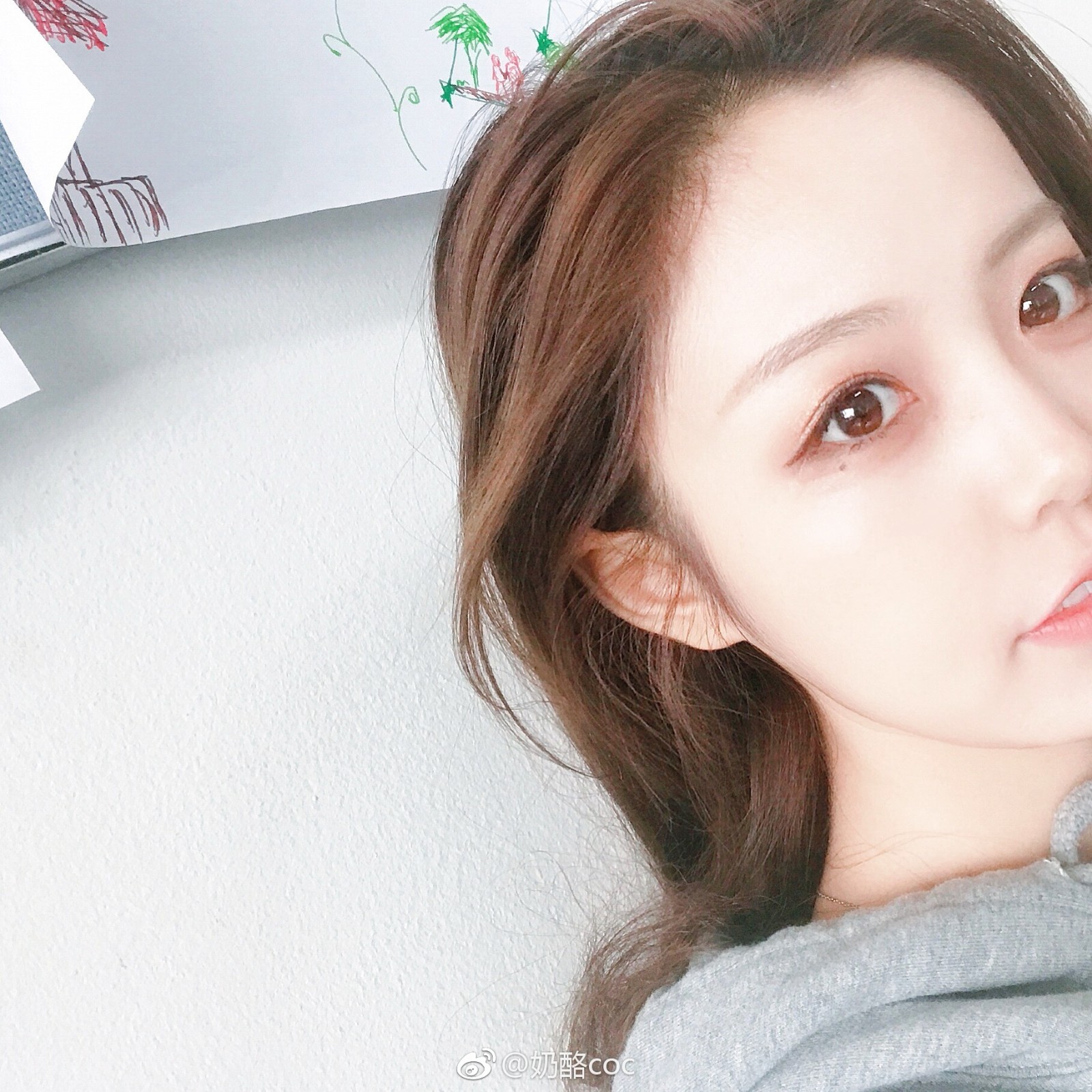 校花日记 奶酪coc 96年 就读于韩国外国语大学 身高165cm