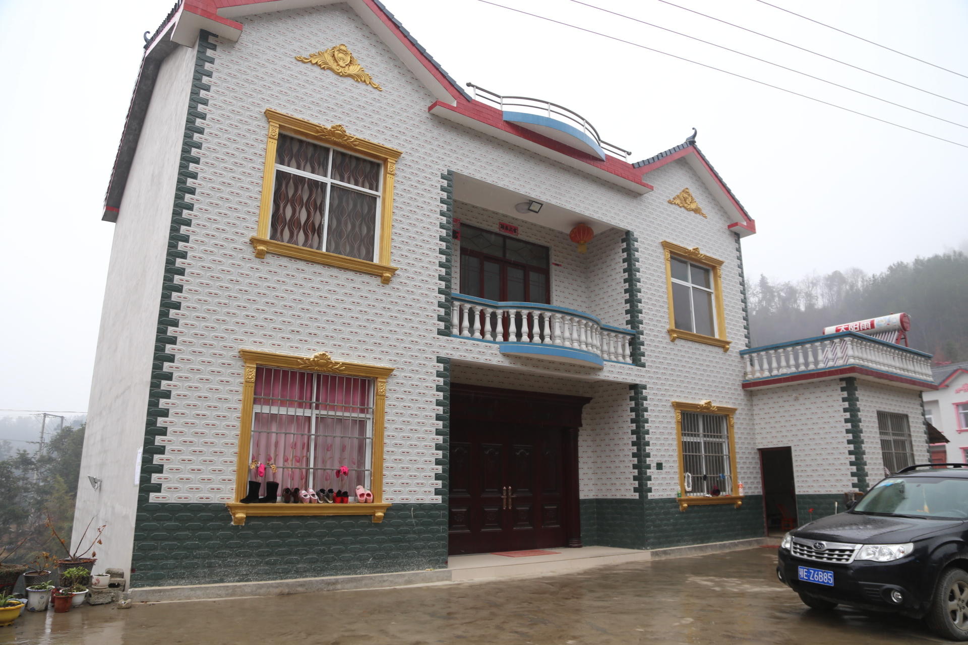 山区农民30万建一栋砖混小洋房，面积200平方以上，城里人怎么想|小洋房|砖混|城里人_新浪新闻