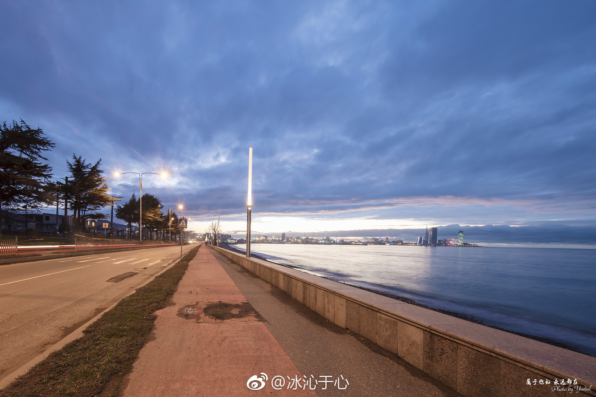 巴统（Batumi）位于格鲁吉亚西南部，坐落在黑海东岸|巴统|格鲁吉亚|共和国_新浪新闻