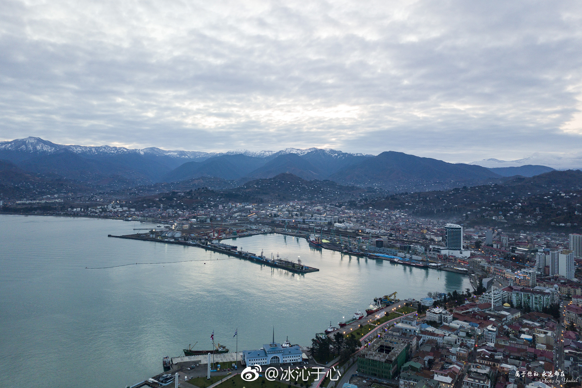 巴统（Batumi）位于格鲁吉亚西南部，坐落在黑海东岸|巴统|格鲁吉亚|共和国_新浪新闻