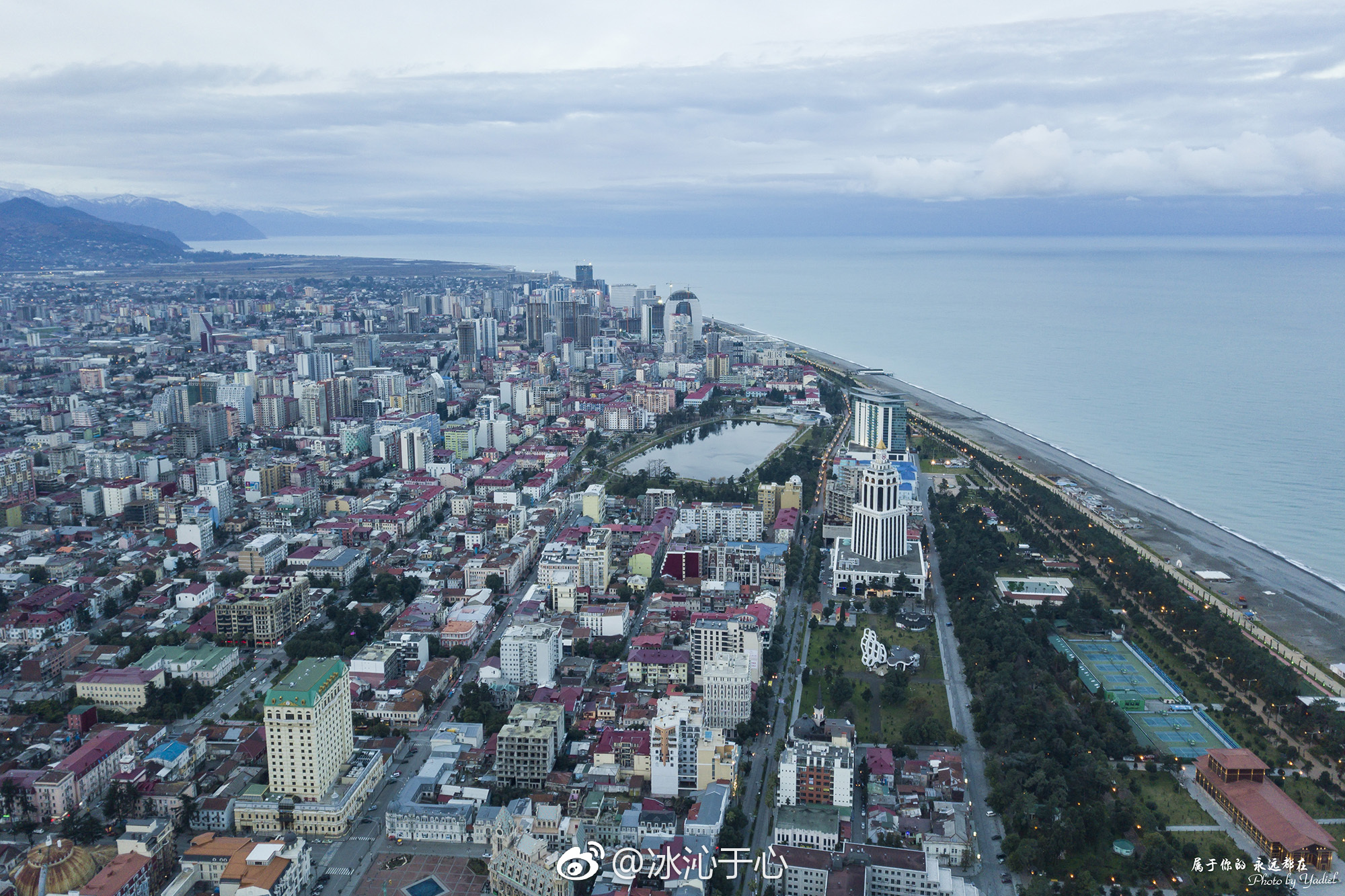 巴统（Batumi）位于格鲁吉亚西南部，坐落在黑海东岸|巴统|格鲁吉亚|共和国_新浪新闻