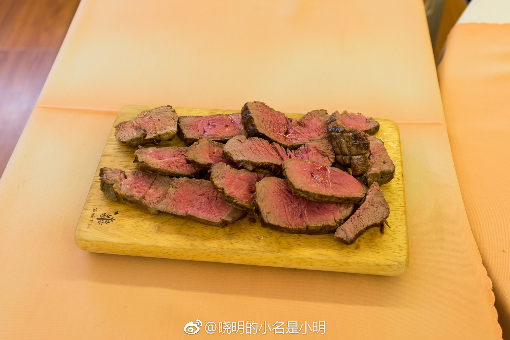 越南胡志明（HCM）的原名叫西贡（Saigon）的地位很像中国的