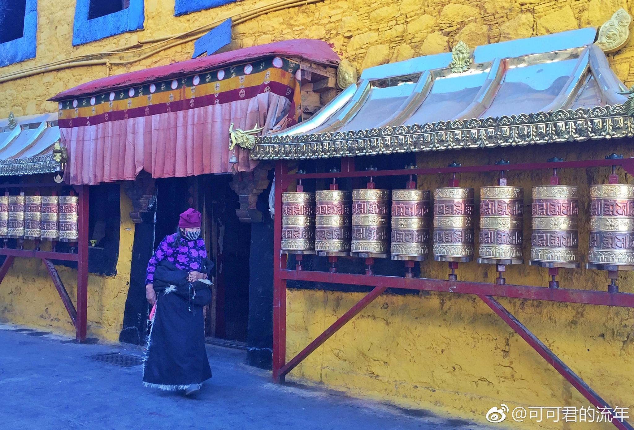 在拉萨城呆了几天，除了阳光这个城满是祈福朝拜转经筒的人|拉萨|转经筒|时光_新浪新闻