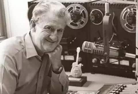 他是电影导演,也是虚拟现实之父,1957年就造出第一台VR机器!|虚拟现实|电影导演|机器_新浪新闻