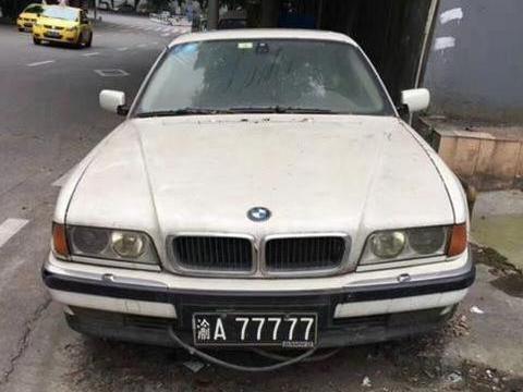 黑牌渝A77777宝马沦为僵尸车, 网友: 车主有钱!|黑牌|车主|宝马_新浪新闻