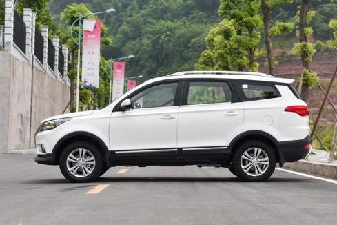 最便宜7座SUV，这配置哈弗H6没办法比，幻速S3L，顶配不到7万！