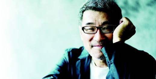 59岁“音乐教父”李宗盛现身机场，为什么没人认出他|李宗盛|机场|音乐|教父|大哥_新浪新闻