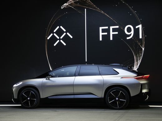 贾跃亭回来了！FF911酷爆了，续航可达700公里，贾跃亭能否翻身-新浪汽车