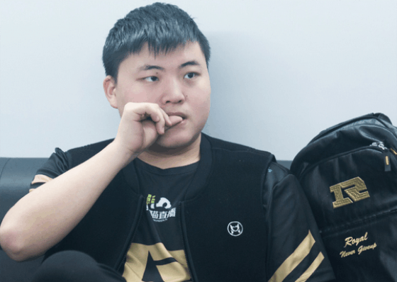 LOL: Uzi谈手伤没法解决, 粉丝暖心留言: 希望狗子能少点伤病__财经头条